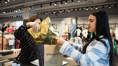 Click and collect: definición, beneficios y cómo aplicarlo (2025)